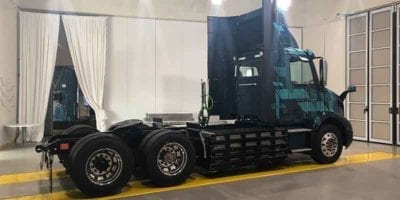 Volvo Offers Sneak-Peek of All-New Class 8 Electric Tractor | Volvo LIGHTS